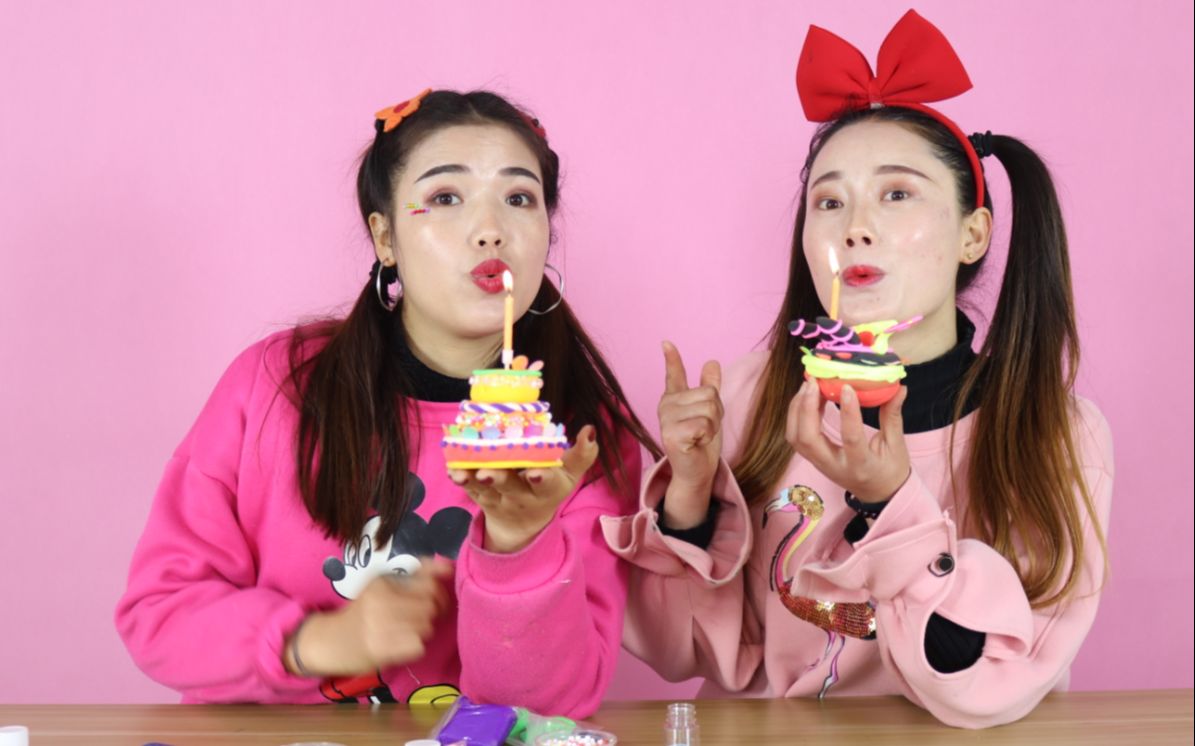 手工:小月用橡皮泥做生日蛋糕,没想到还是水果蛋糕,太漂亮了