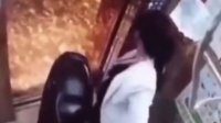 电动车推进电梯电瓶爆炸现场