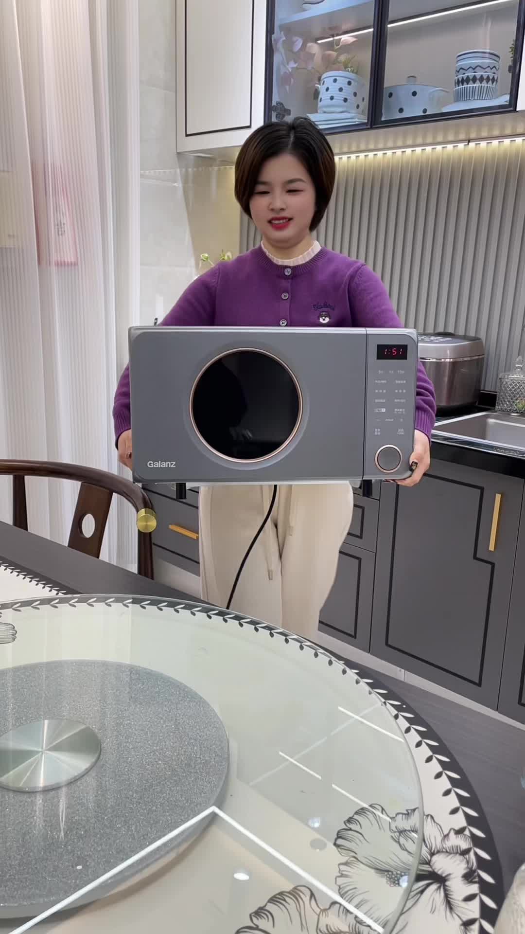 格兰仕不愧是专业做微波炉的国民老品牌!这台带空气炸锅的微蒸烤炸...