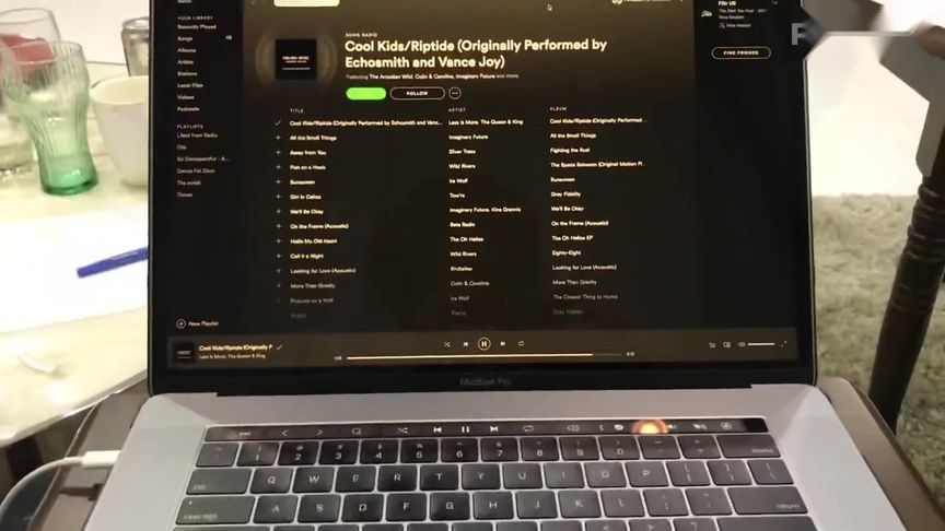 新款MacBookPro的喇叭杂音和内核错误问题得到解决