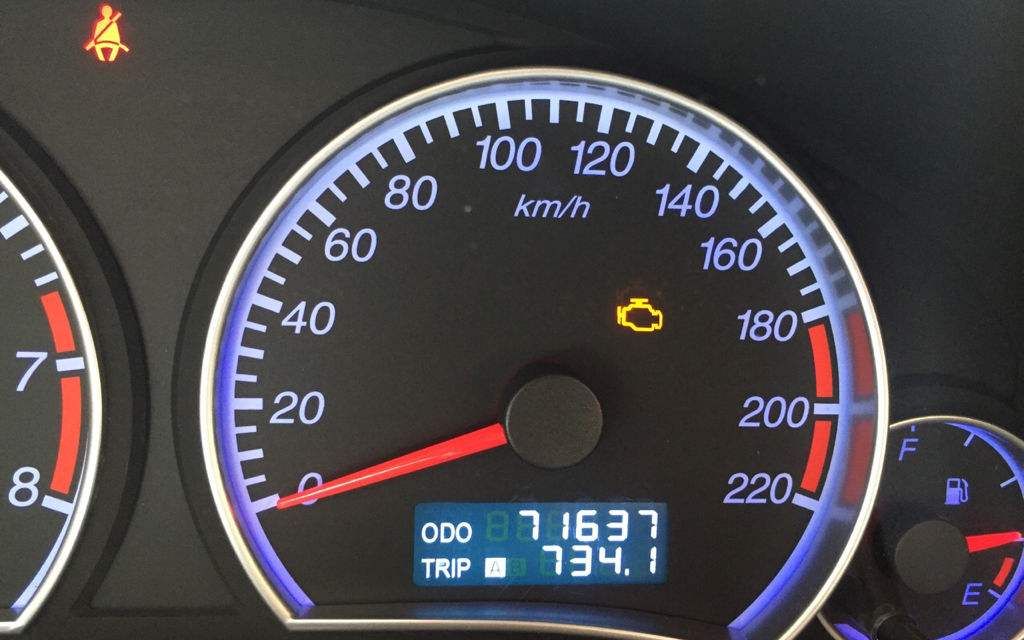 发动机标志亮黄灯是什么情况？