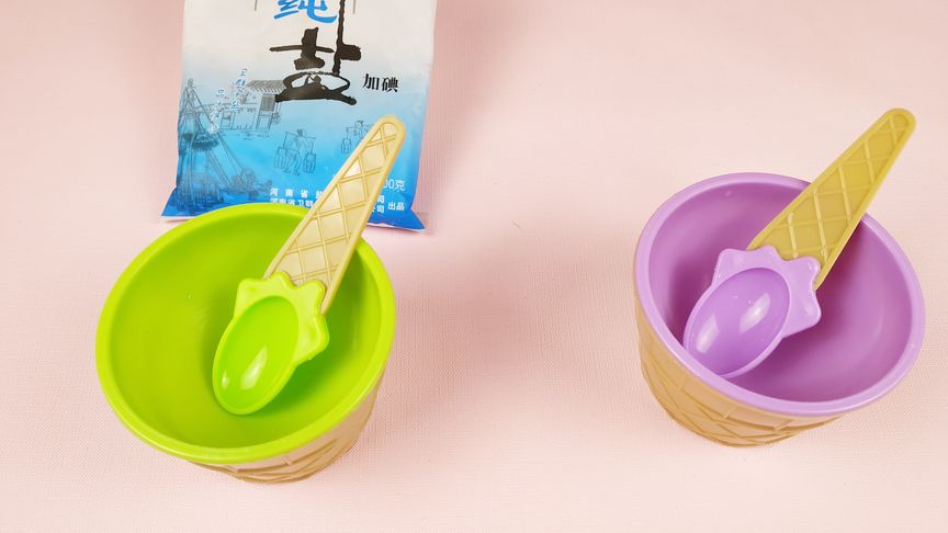 无硼砂自制成型水:无护理液无小苏打,用食盐、洗衣粉就可以哦!