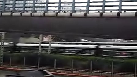 HXD3牵引K7306次列车通过沙河口火车站