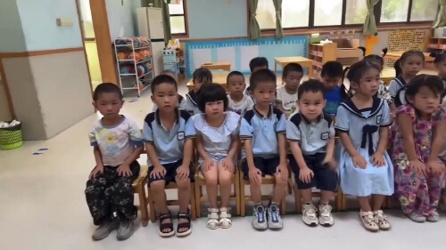 幼儿园日常记录你们的每一天 时间的脚印笔记 小魔王的日记