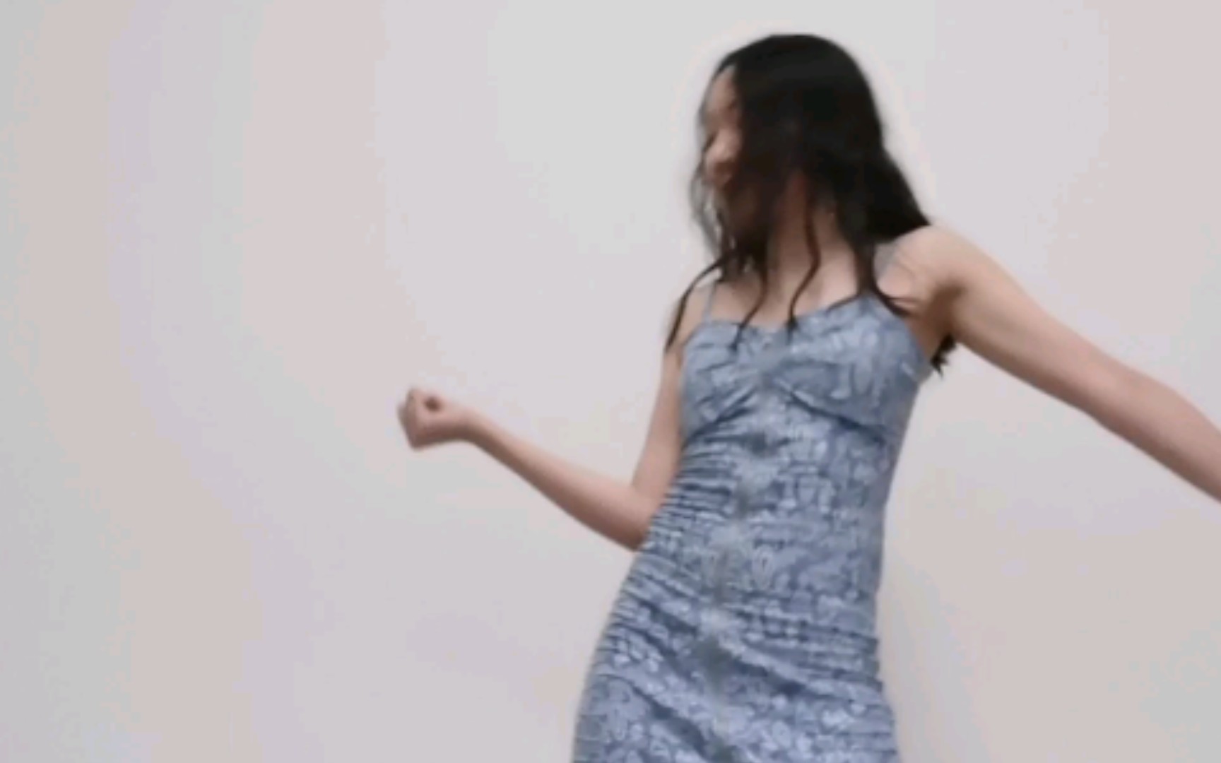甜妹拯救世界,而我还在驯化四肢——林娜琏solo曲POP!翻跳