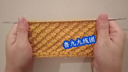 如此精致的斜纹花样怎能不爱?编织羊绒毛衣很适合