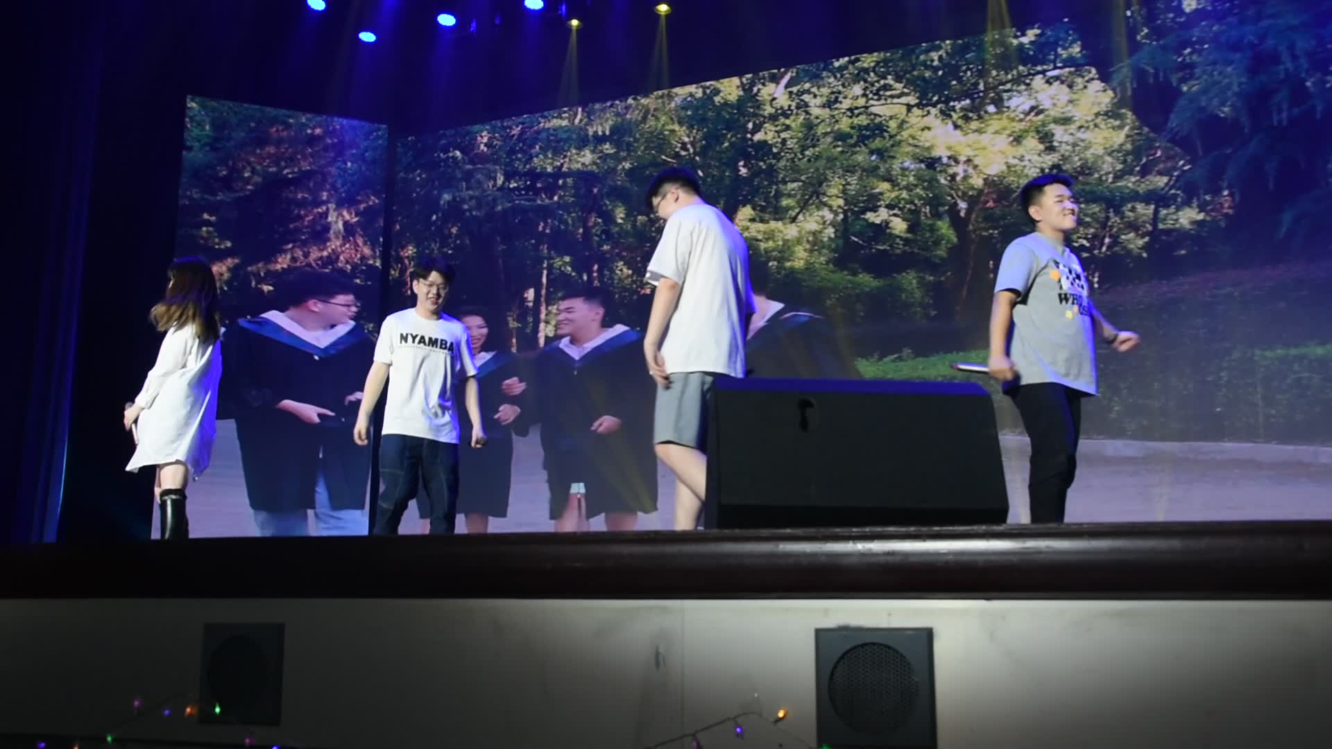 【毕业晚会】全场大合唱《干杯》!气氛超绝!