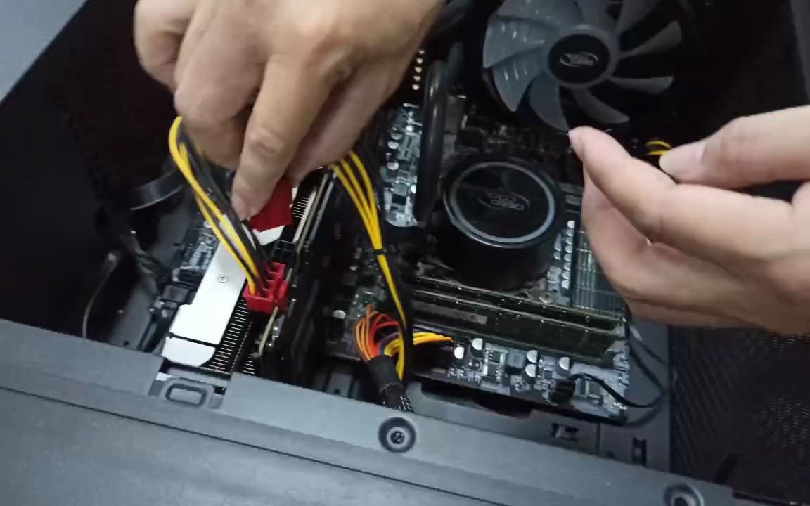 5.显卡供电线接法