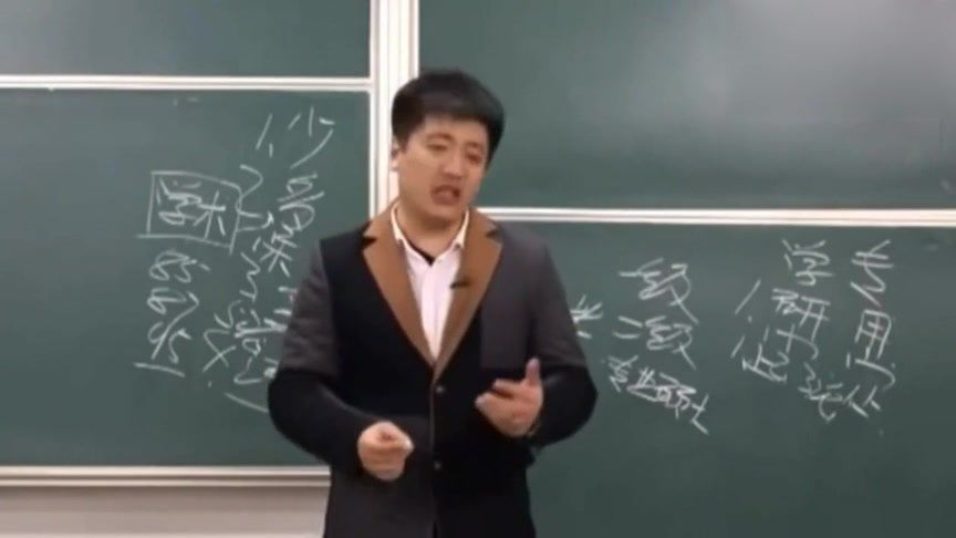 学硕三年专硕两年区别在哪里?张雪峰详细介绍,研究生要做什么
