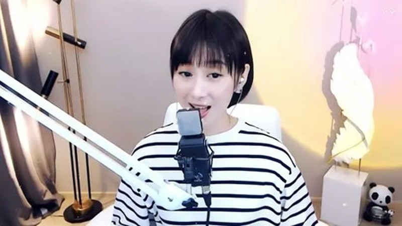 梁红演唱歌曲《人生就是一场梦》,风也飘飘雨也飘飘,好听的歌曲