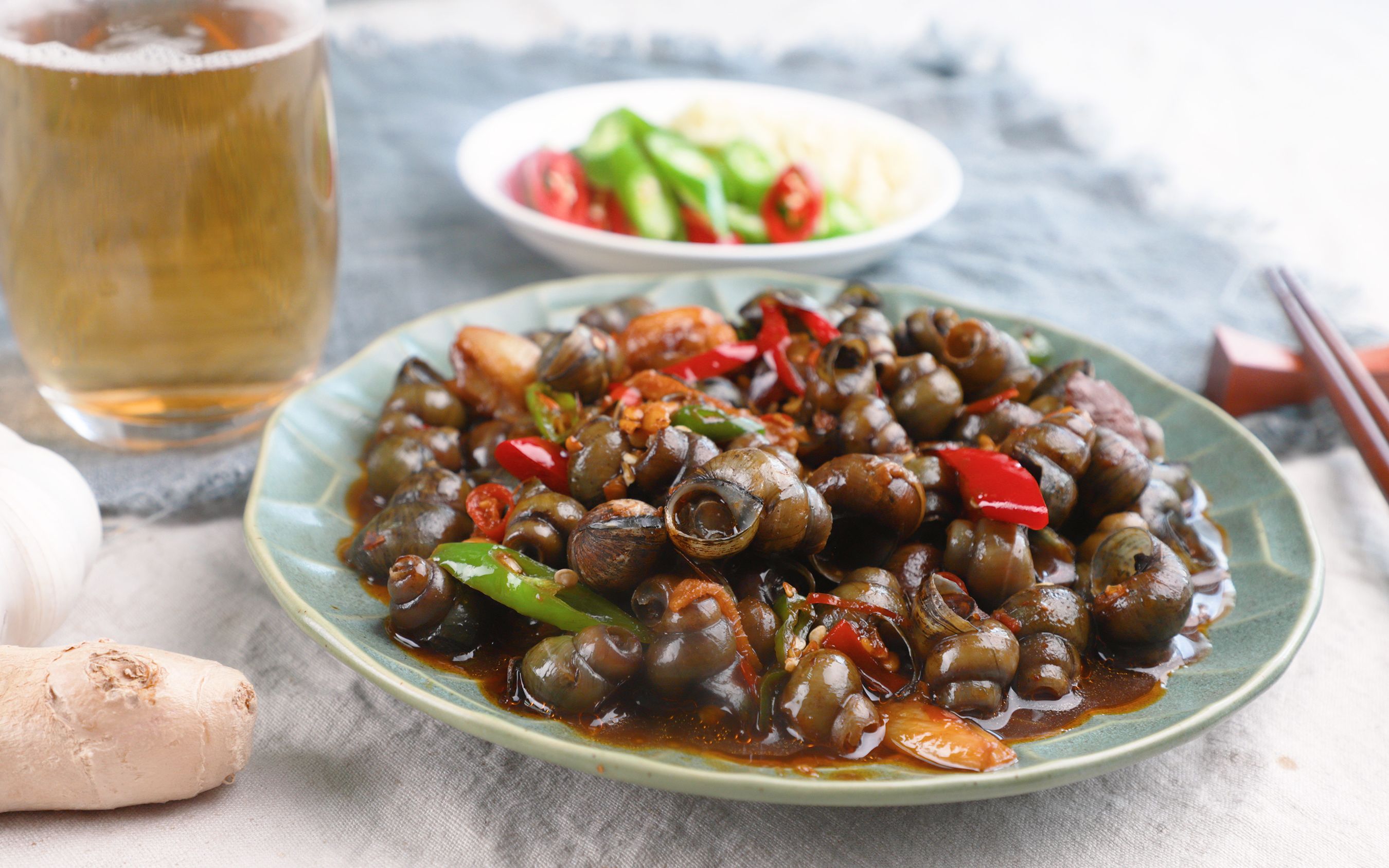 【老板娘的微食记】一盘螺蛳,一瓶酒,美到吮指头~