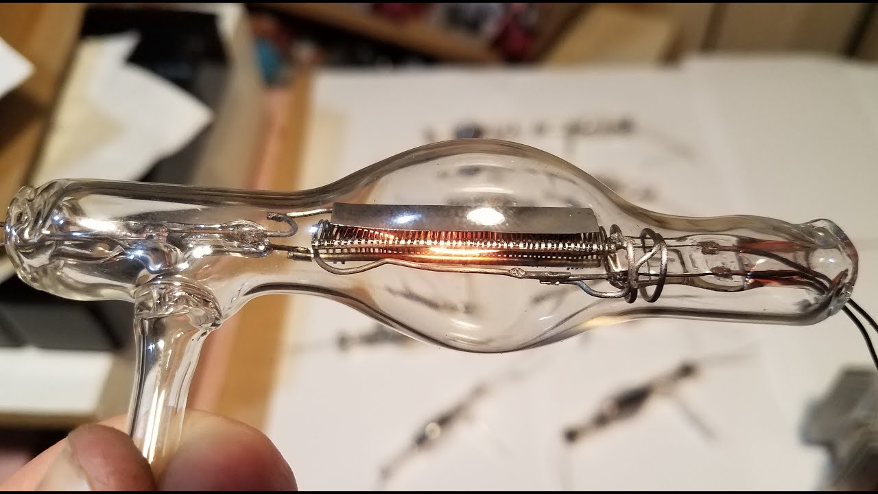 电子管 - 三极管构建在家里:一个完整的指南和章节