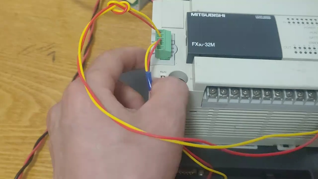 威纶通触摸屏与三菱FX plc BD板接线连接建立422通讯!