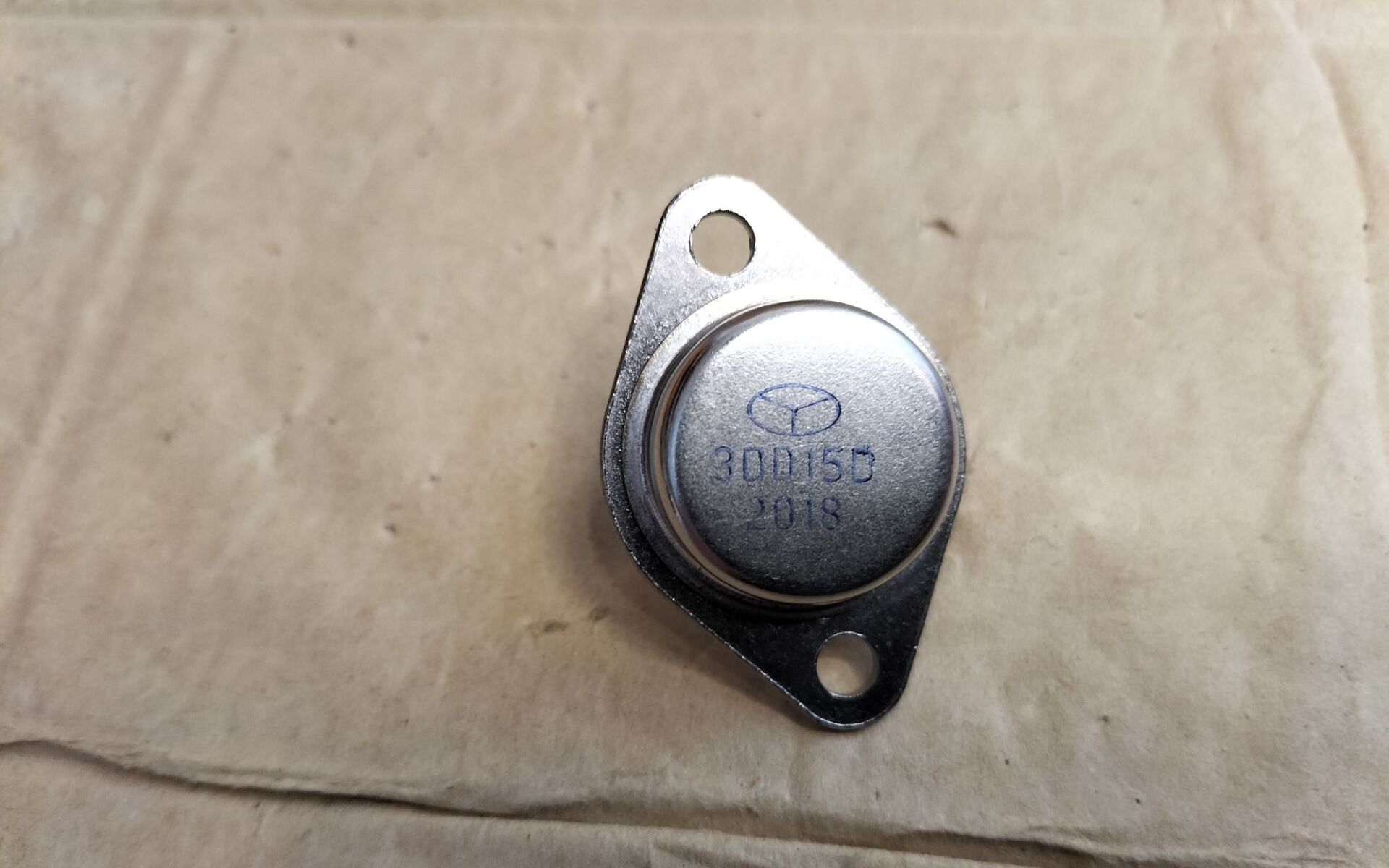 3DD15D三极管怎么区分EBC?怎么测量好坏?老电工经验分享