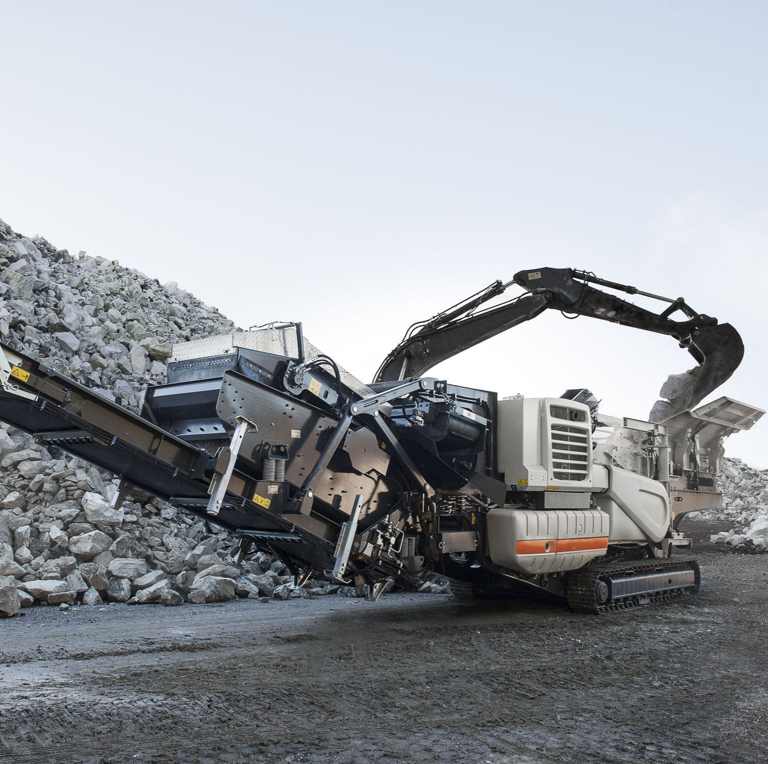 思铂睿移动破碎机 