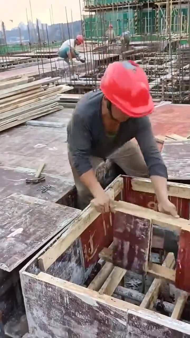 师傅模板安装少了个细节,你能看出来吗?