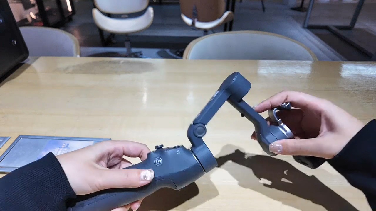 大疆Osmo Mobile 8手机云台稳定器 AI智能跟拍 手持vlog拍摄防抖神器 ...