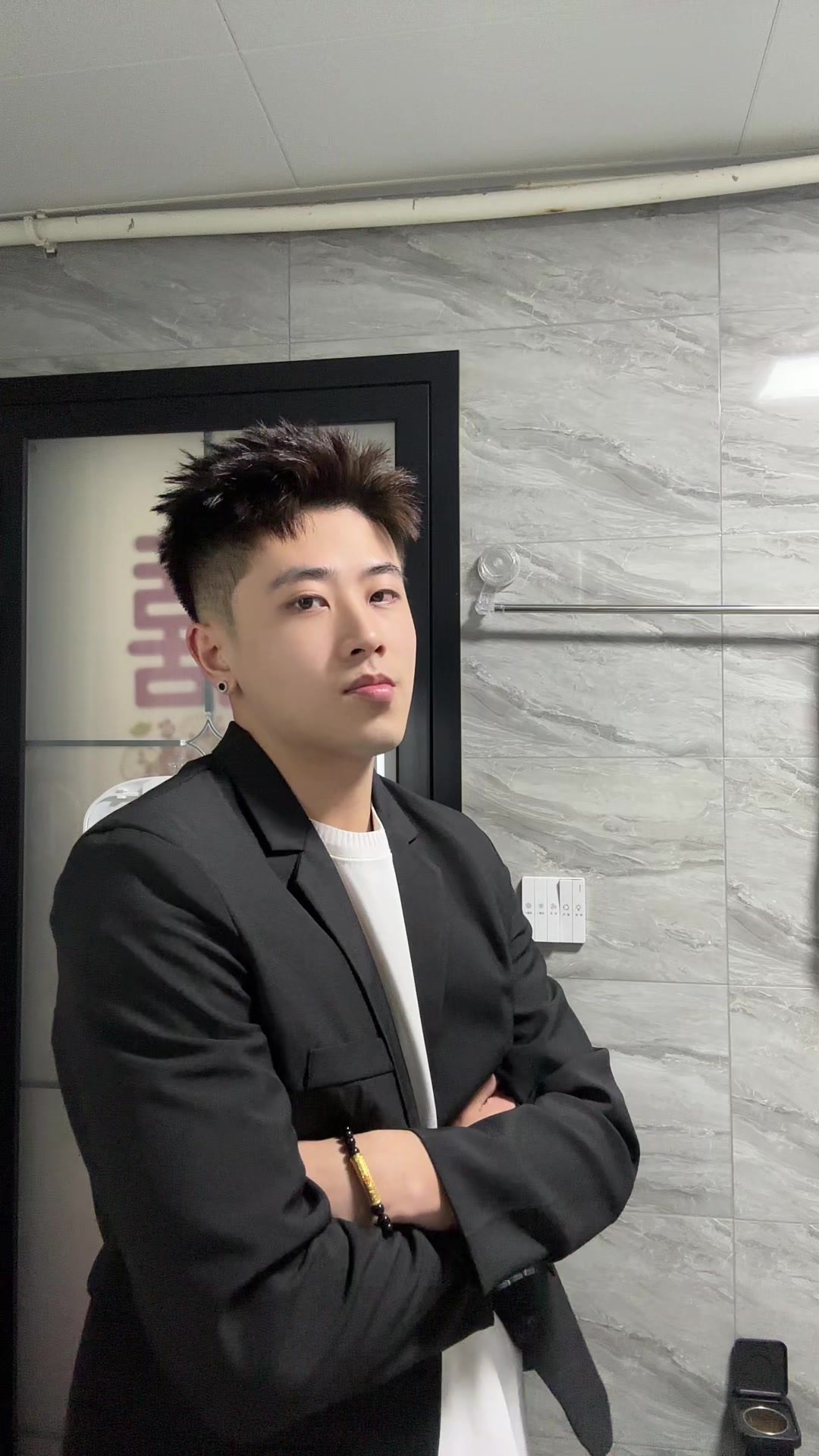 微微辣～ #胜利摇 #手势舞