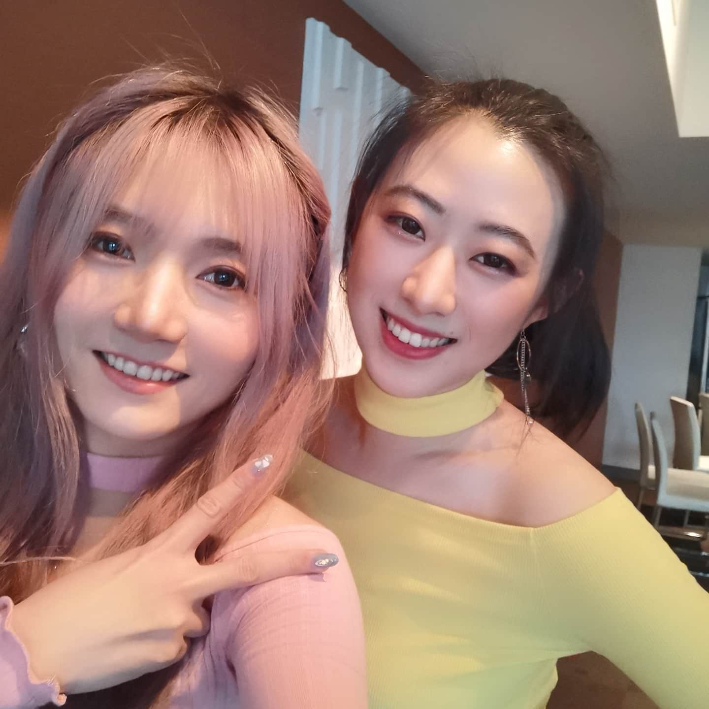 GloriaandElaine 