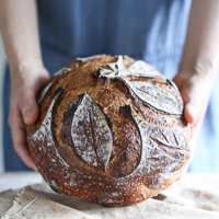 山小妮儿爱面包 