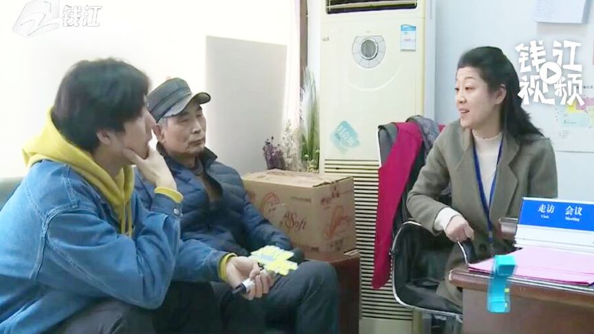 100多个车位的小区出现了200多辆车 小区停车难问题无法解决