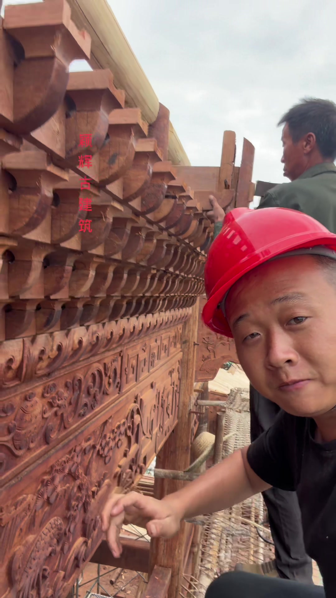 榫卯安装!田字井安装!#施工现场实拍 #木结构 #工程施工现场 #现场...