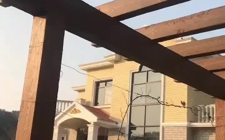 阳光房露台不锈钢 镀锌管 铁管仿木廊架这样做实用又美观,快来装扮你...