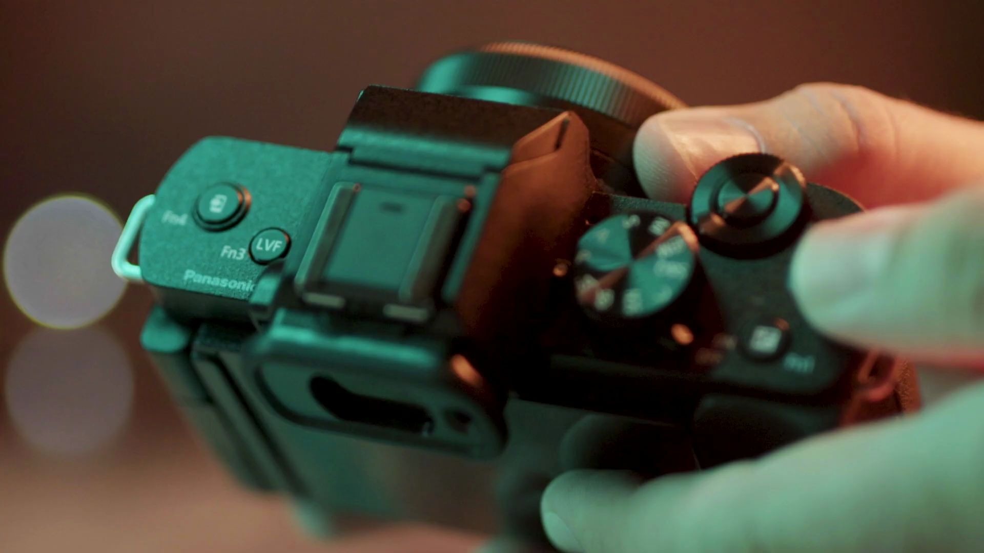 松下Lumix G100测评!让人又爱又恨的VLog微单!全方位剖析为什么...