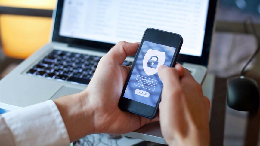 不用下载任何软件,手机微信搜一搜,就能轻松看剧