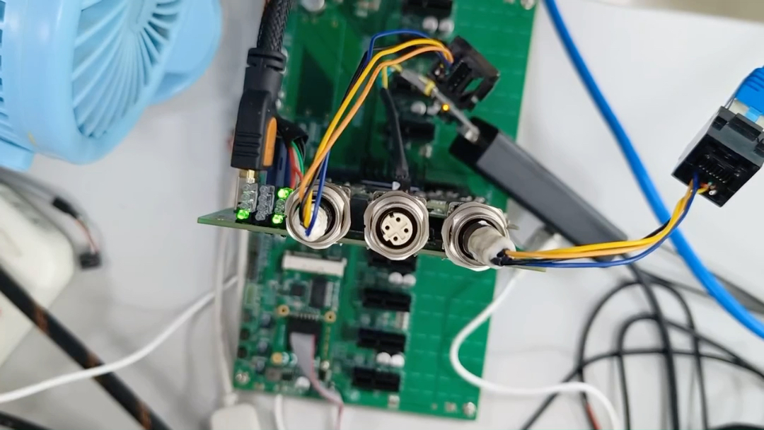 LS1028列车级多网口TSN交换机,支持的 TSN 功能如下:( 1 ) L2 IEEE ...