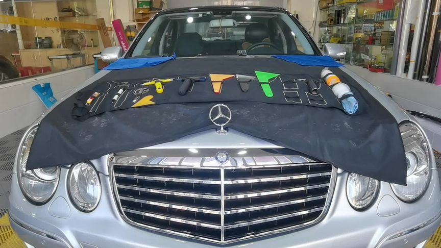 汽车贴膜能够阻隔99%的紫外线并持续发挥作用,防止皮肤病变