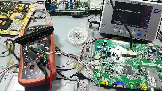 TCL电视背光不亮故障,修复主板成功,通病故障都是硅胶惹得祸