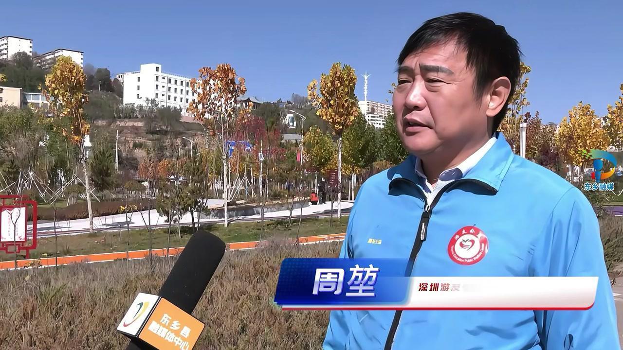 近日,深圳游友教育公益事业发展中心东乡助学工作站揭牌暨火炬助学...