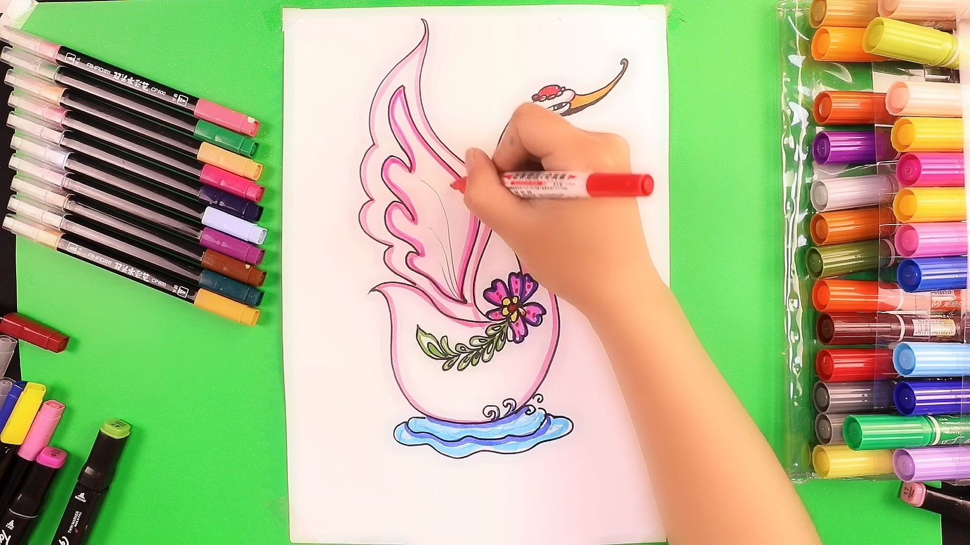 幼儿园儿童绘画《美丽的天鹅》,简单几步,画出来真的很漂亮