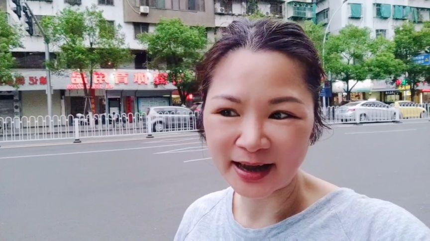 美团的电动车,布满潮州街头,广东媳妇出门还开摩托车?