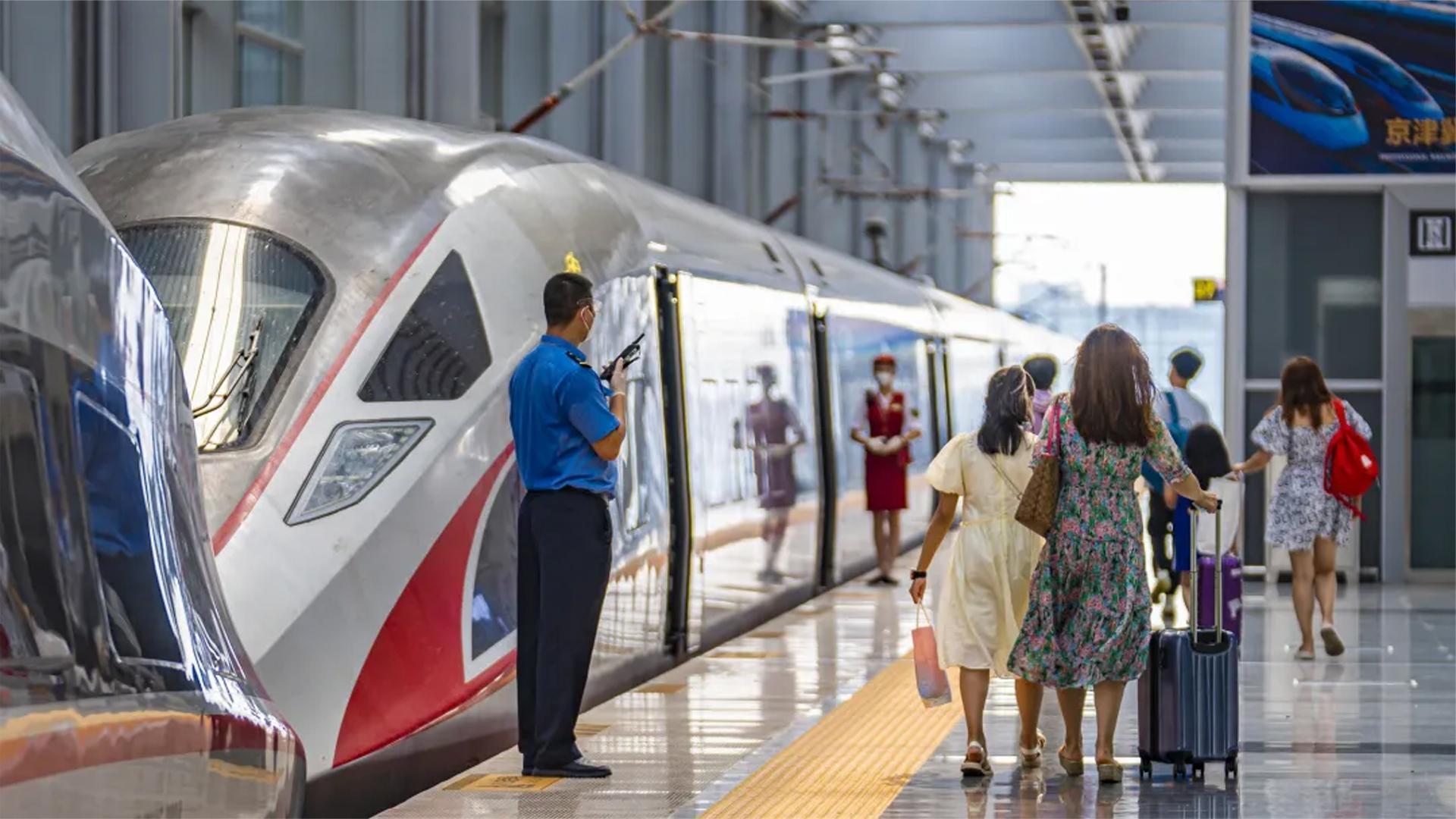 铁路新规明确列车有权拒绝买短乘长旅客继续乘车:防止严重超员