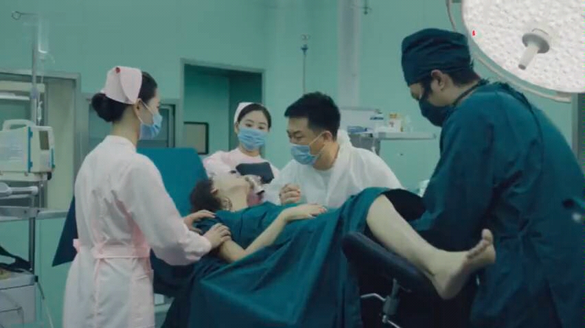 妻子怀孕八年,才生下小孩,真是罕见!