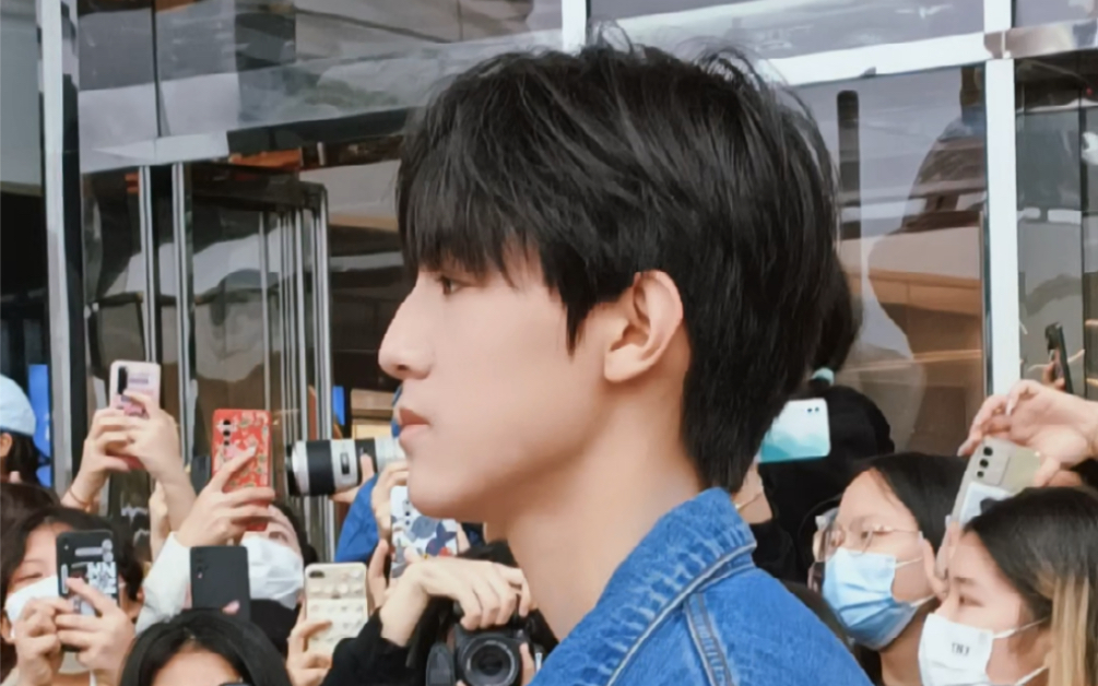 TF家族三代张泽禹全开麦路演 诀爱focus