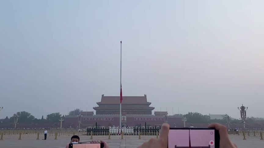 天安门广场升国旗仪式。
