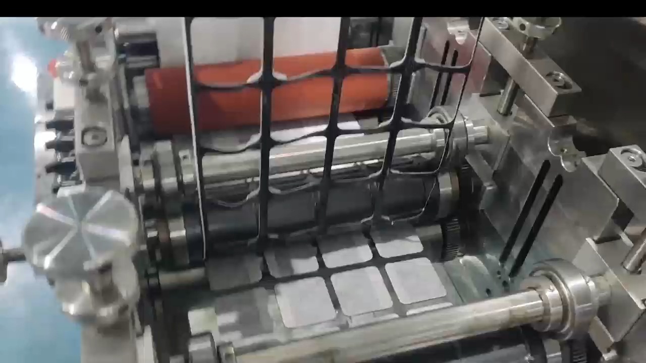 小圆刀全自动模切机