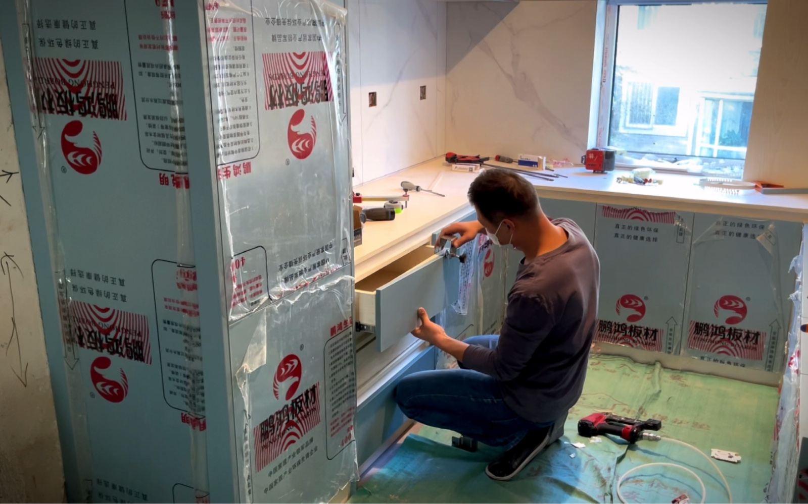 专业木工现场制作厨房厨柜全过程