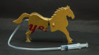 手工制作,用针管气压做了一个奔驰的骏马