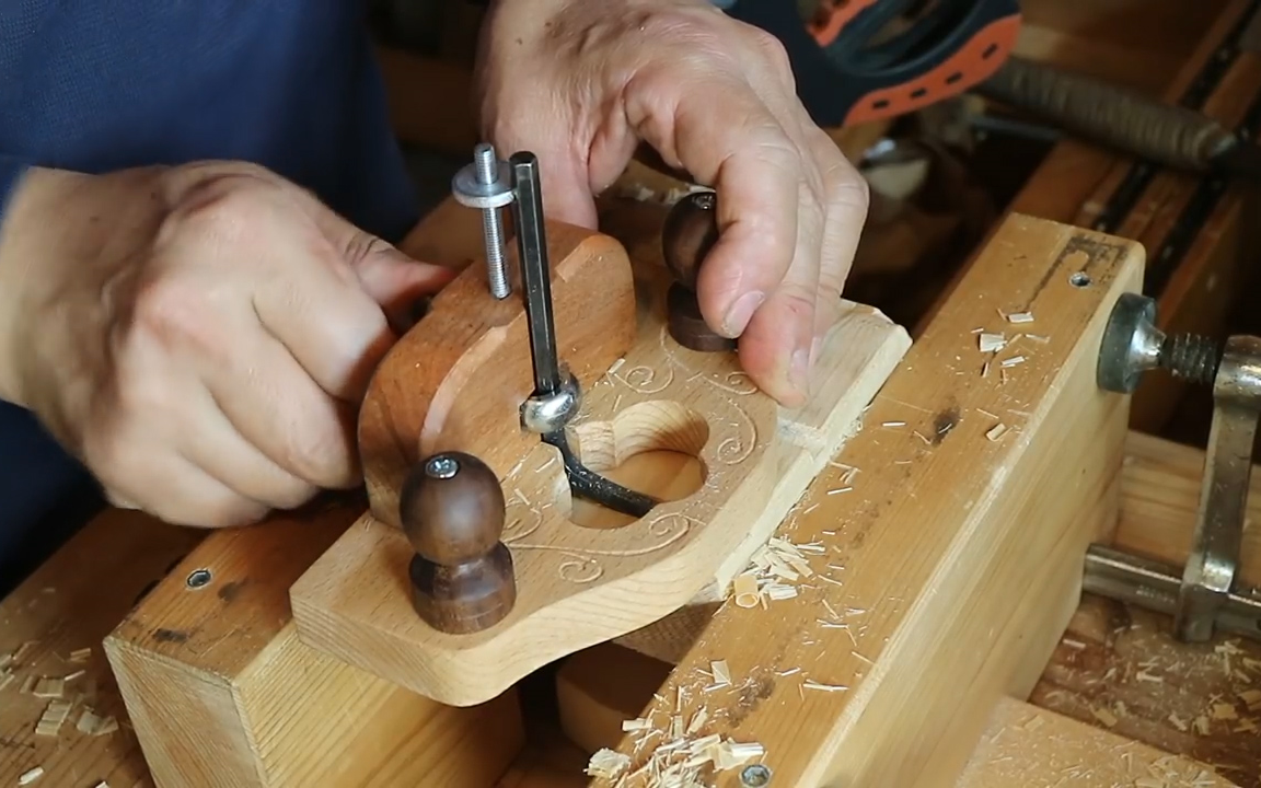 自己动手制作一只槽刨(木工工具制作)