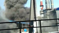 山西襄汾一焦化厂发生煤气爆炸 现场黑烟弥漫有人员伤亡
