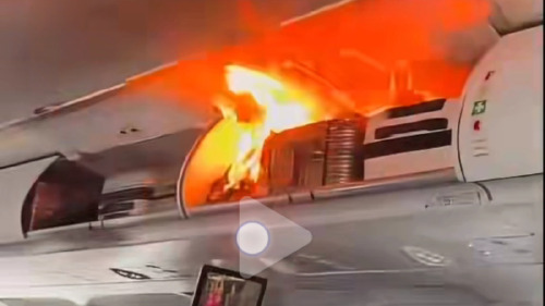 飞机锂电池起火惊魂瞬间!灭火毯为何束手无策?真相让人后怕!