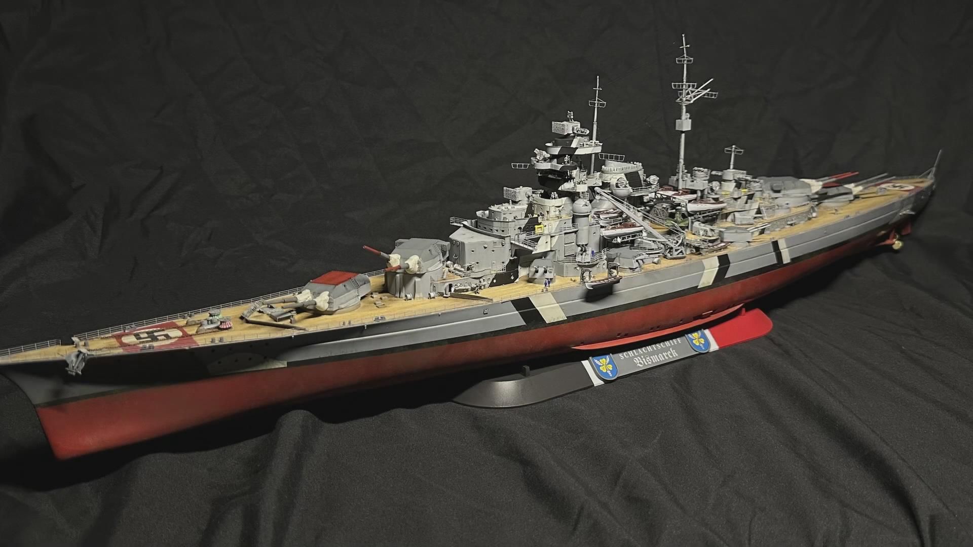 利华 1/350 俾斯麦号战列舰模型制作