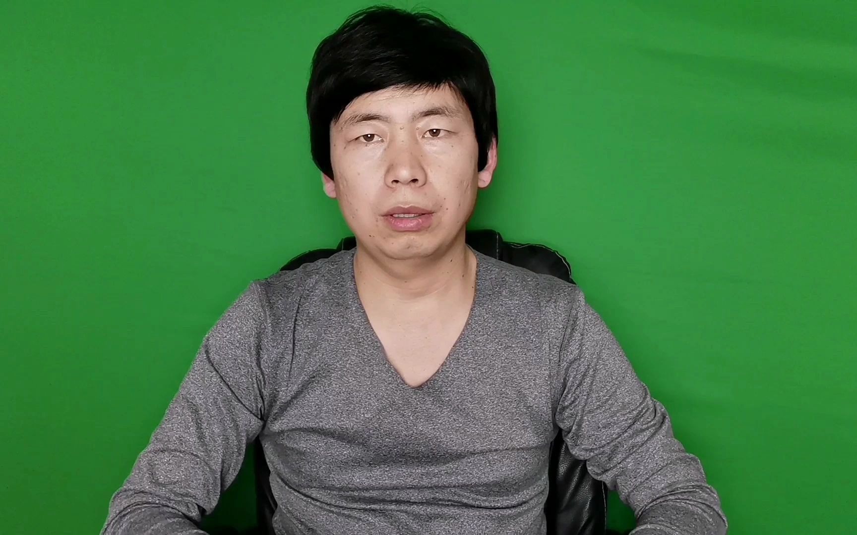 手机屏幕和电脑屏幕到底有什么区别?显微镜放大后发现差别太大了