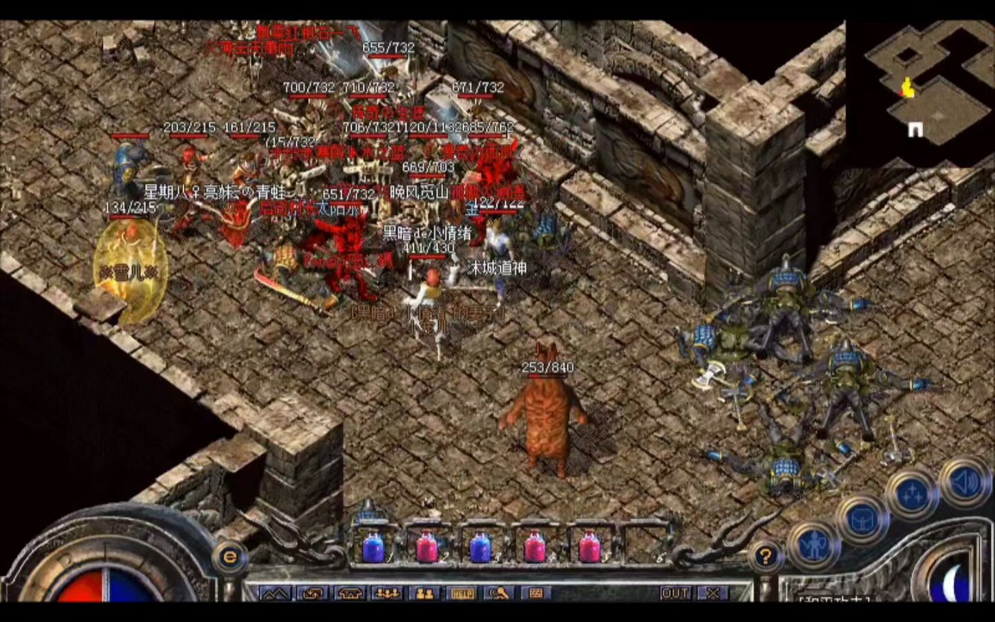 热血传奇百区:老板保镖和挂商打起来了,跟着浑水摸鱼有小惊喜