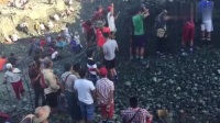 缅甸翡翠原石矿山现场:现挖现卖,当场成交,真正的源头