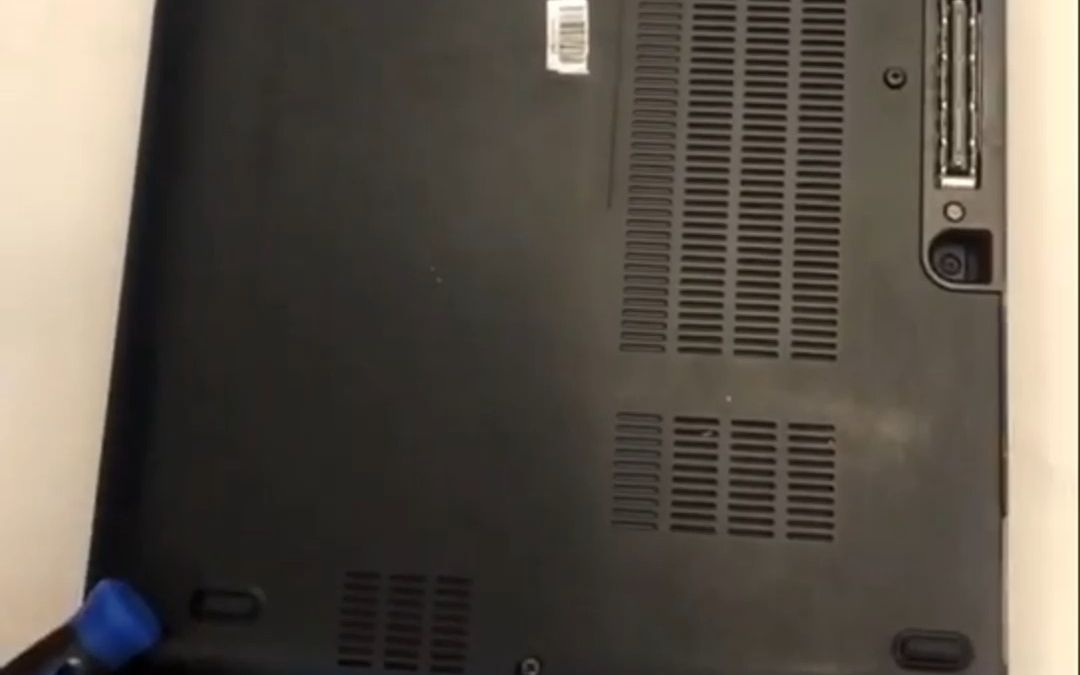 戴尔笔记本电脑Latitude E7270 E7470系列更换电池教程分享
